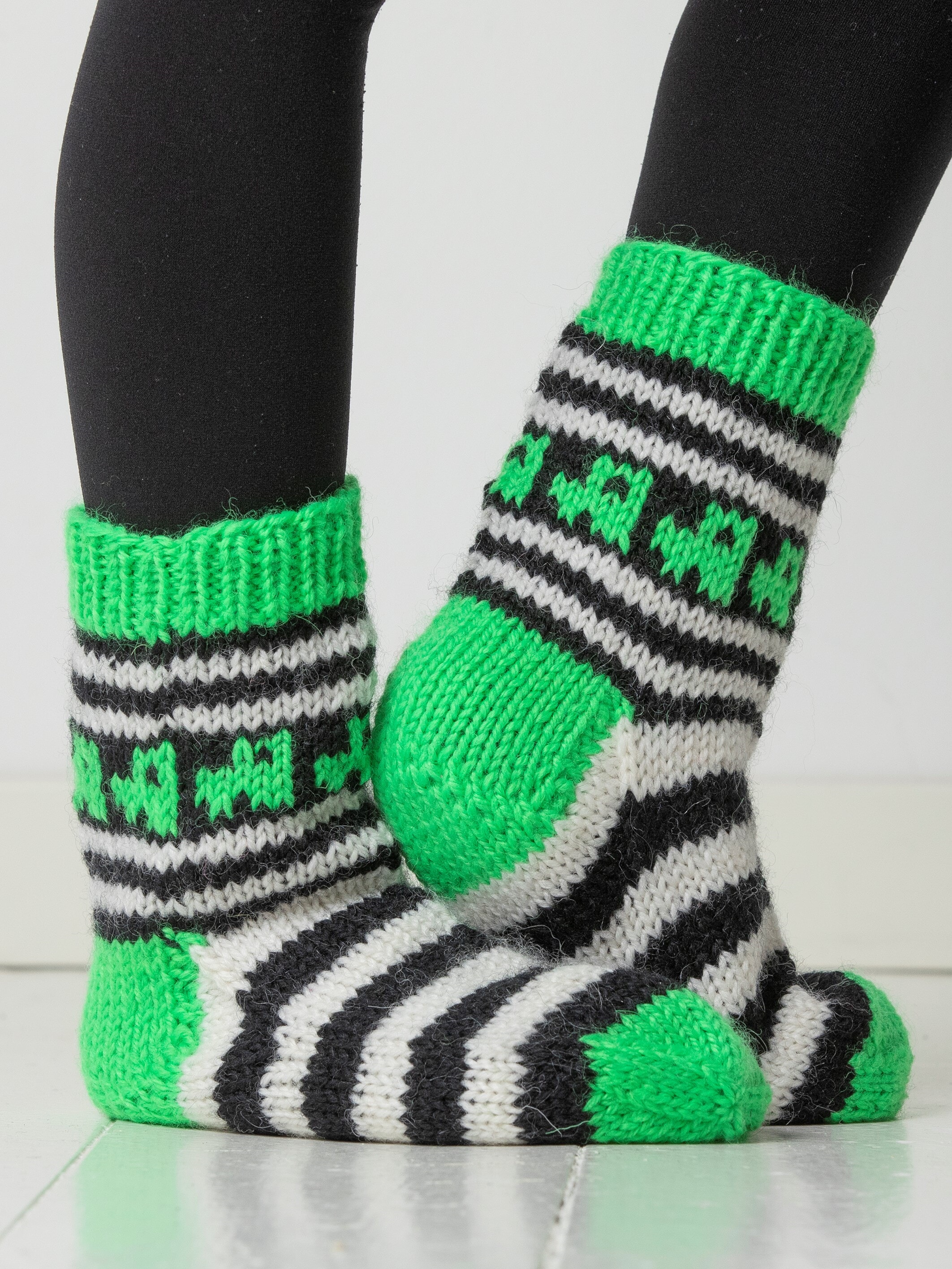 2104-10 Tut-tut-sokken - Viking Garn 2104-10 Tut-tut-sokken - Viking Garn