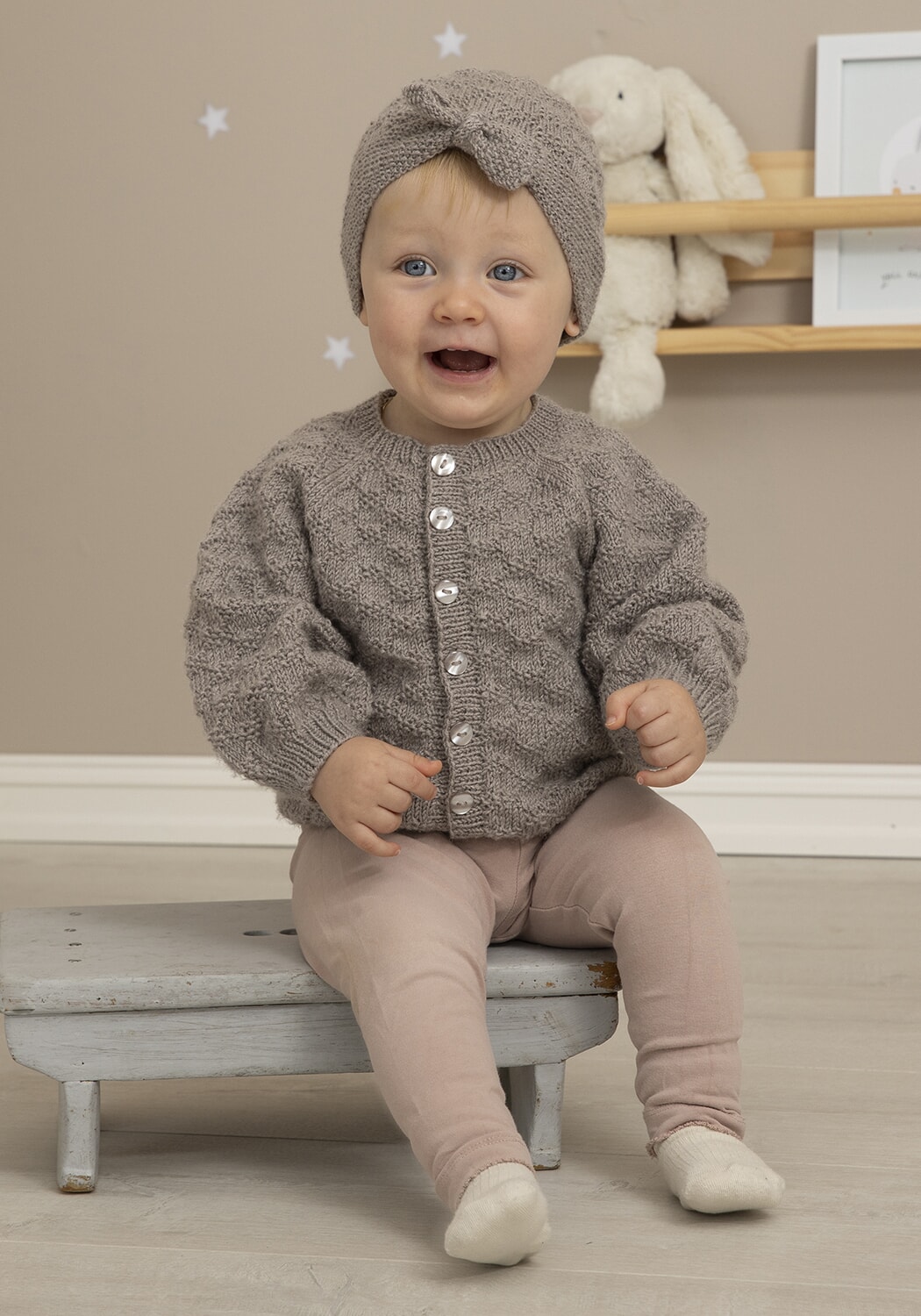 k-2235-09a "Gulla"-jakke og lue - Viking Garn