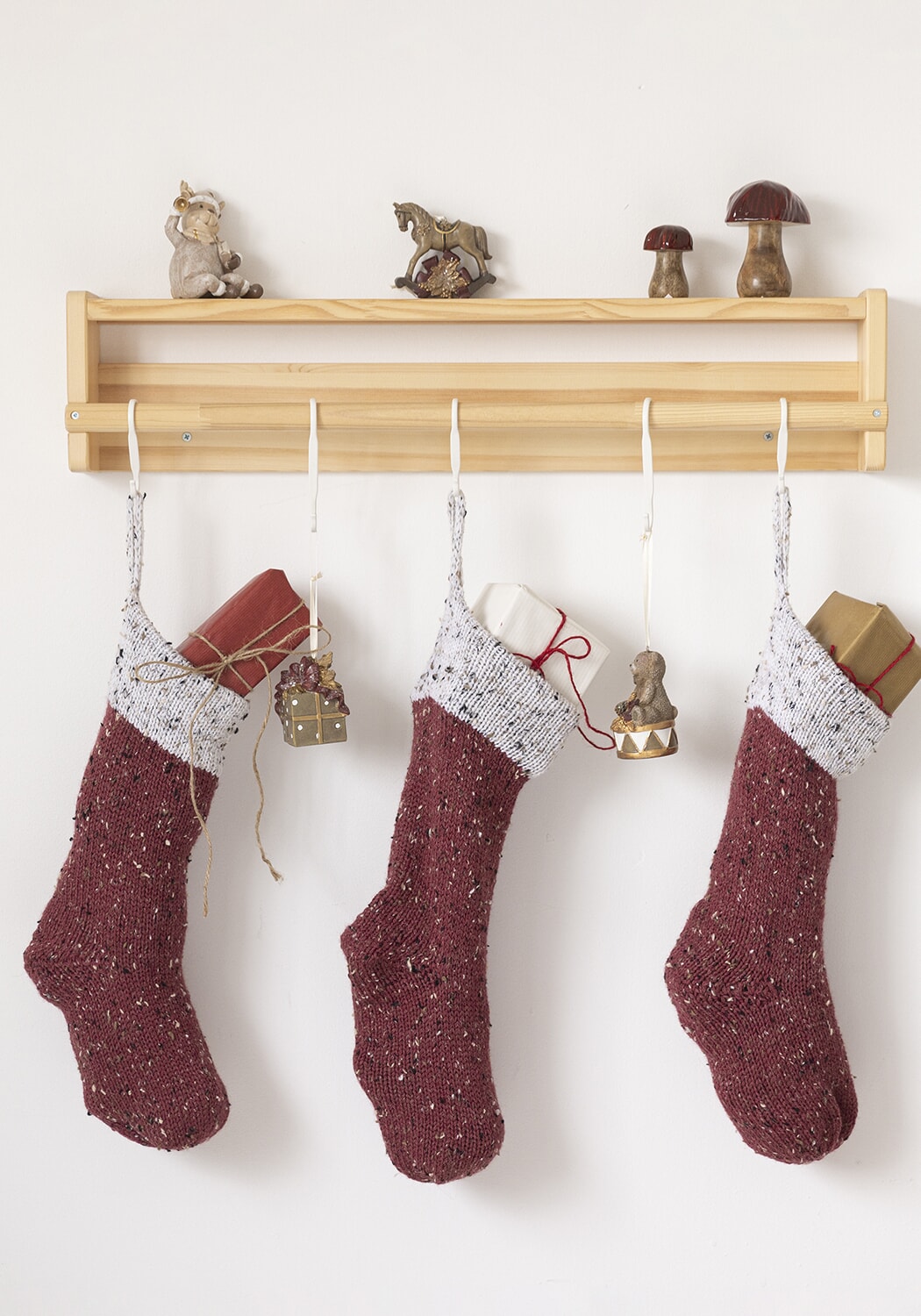 K-2236-11 "Holly"-julestrømpe - Viking Garn